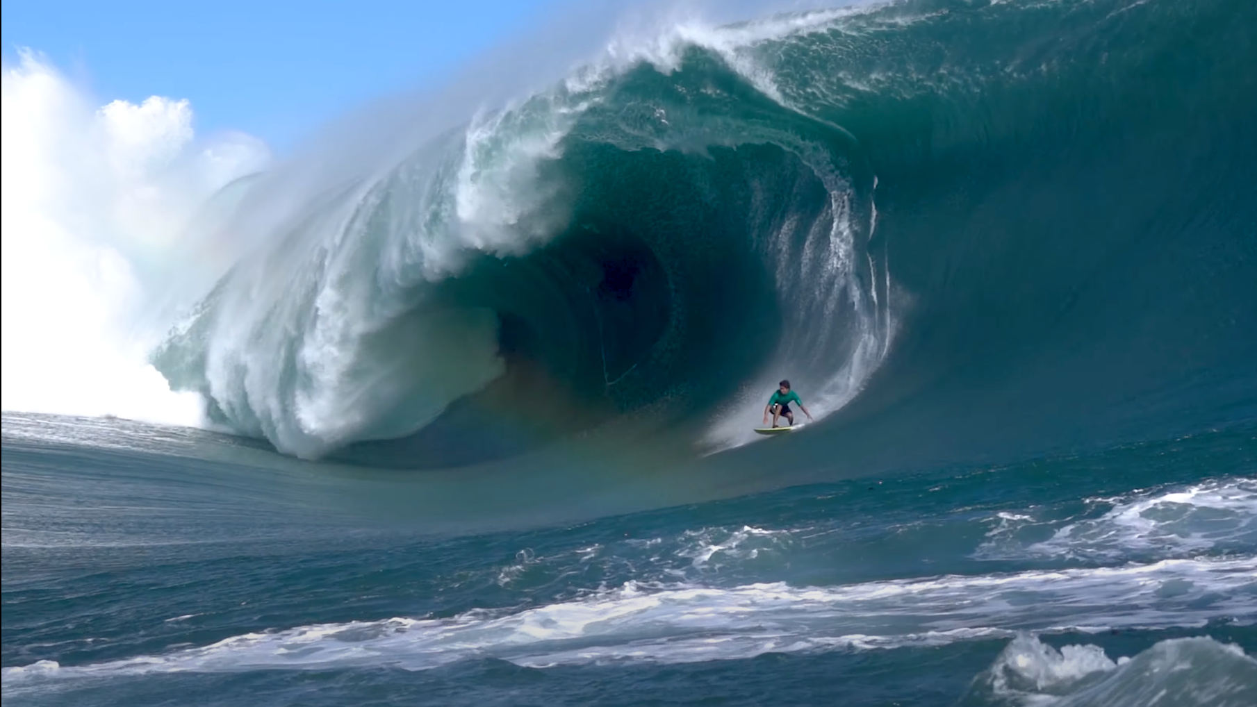 (Best of) Code Red II : Teahupo'o a viré mercredi à l'extrême - Surf ...