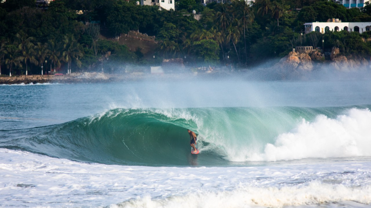 Raw Surf à Puerto Escondido pour Charly Quivront - Surf Session