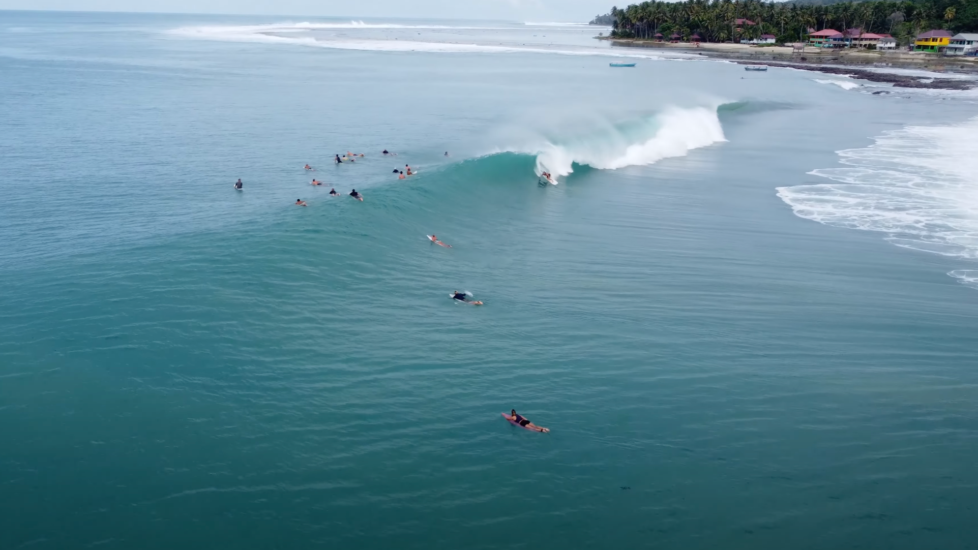 Nias : Torren Martyn & co s'éclatent en Indo - Surf Session