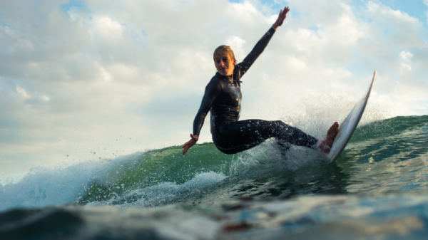 Ainhoa Leiceaga : rencontre avec une jeune surfeuse engagée - Surf Session