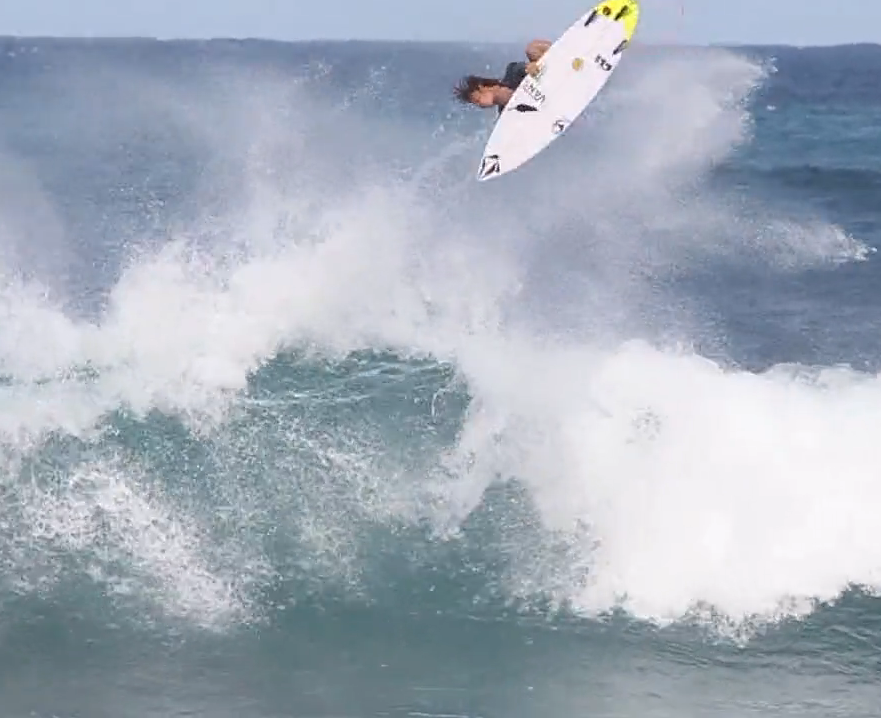 Yago Dora // Hawai'i - Surf Session Magazine