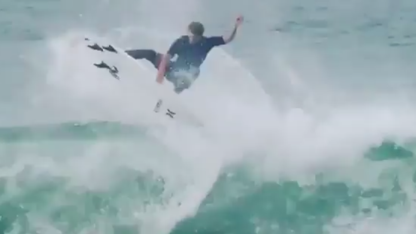 John John se chauffe à Trestles - Surf Session
