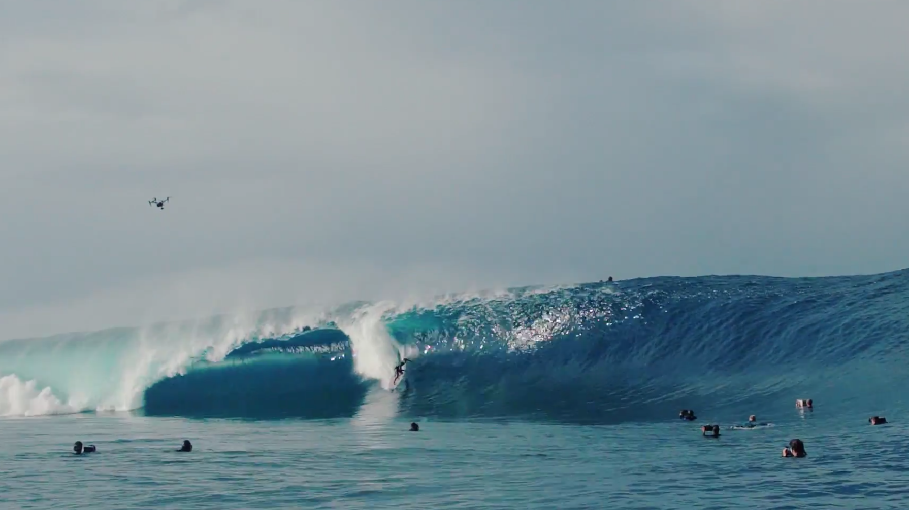 Teahupo'o : magnifiquement dangereux - Surf Session