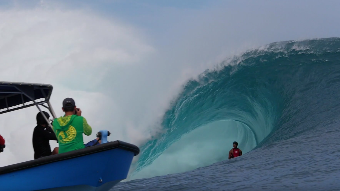 Teahupoo : Mateia Hiquily a pris du bon temps à Tahiti - Surf Session ...