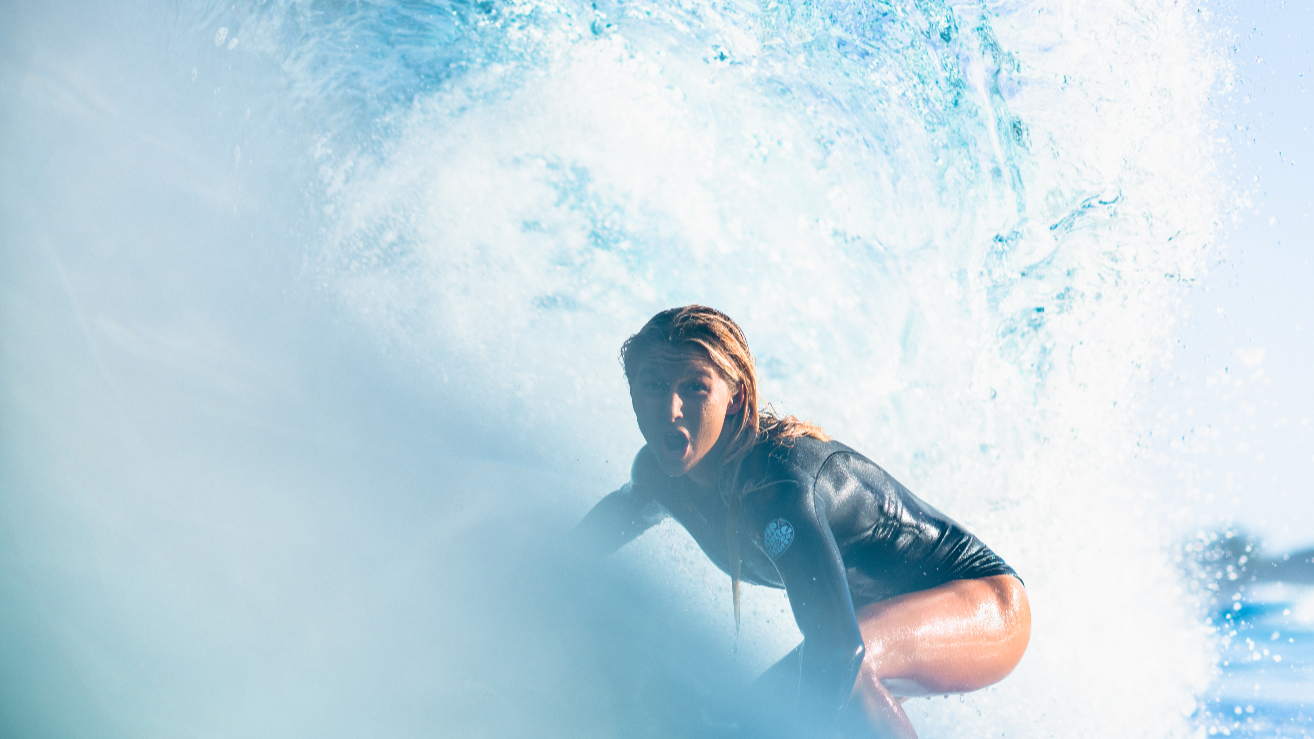 Les filles du team Rip Curl font honneur aux spots hawaïens - Surf Session