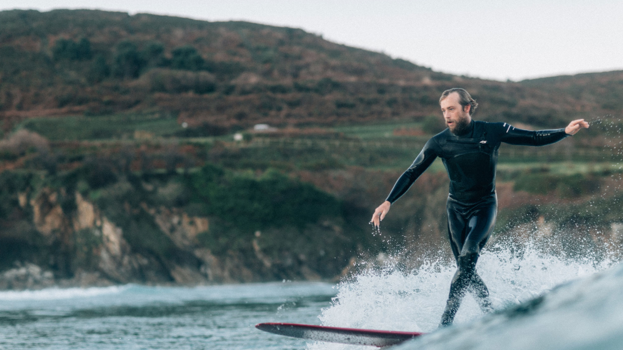 Cornwall : la poésie du log par Mike Lay - Surf Session