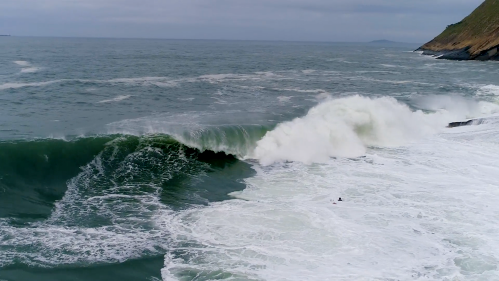 This is Shock : un slab unique près de Rio de Janeiro au Brésil - Surf ...