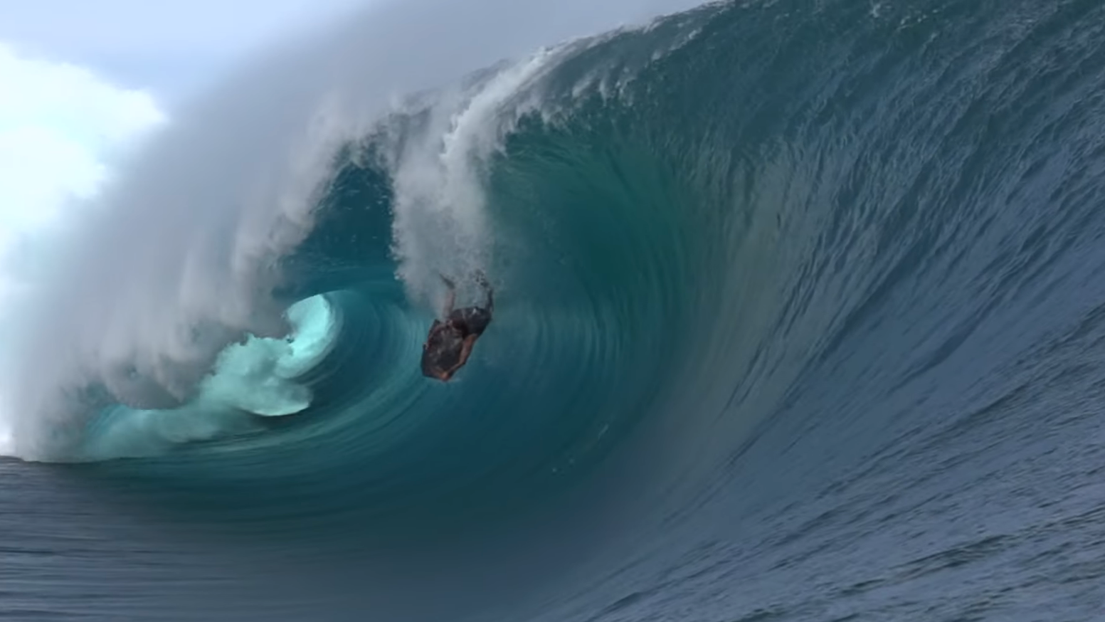 Terror Vault : les plus gros wipeouts à Teahupo'o - Surf Session