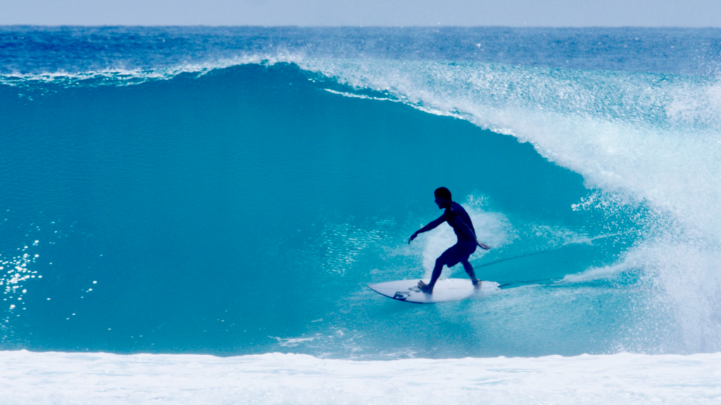 Avec Soli Bailey cette fois, Morgan Maassen remet ça - Surf Session
