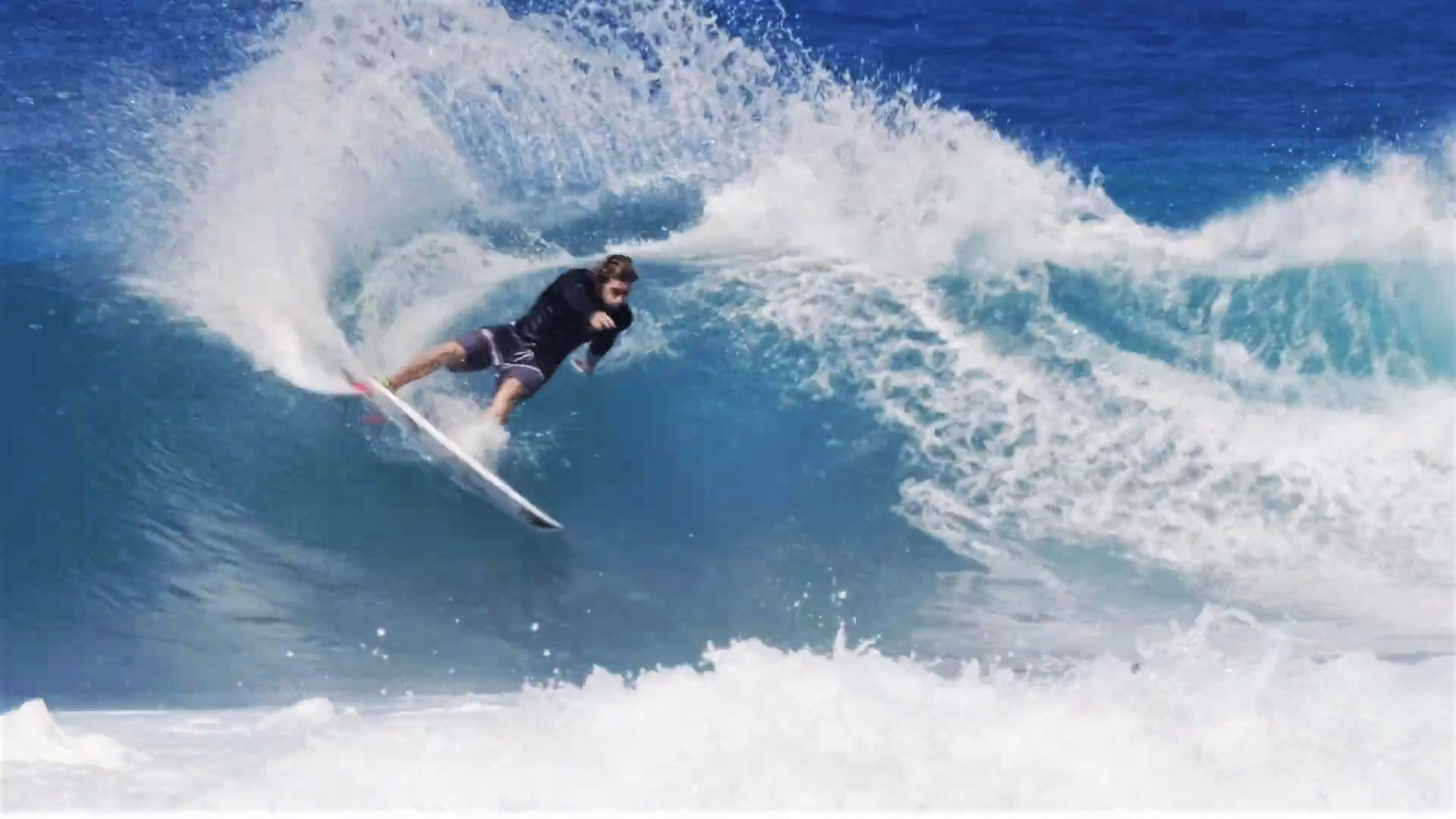 Thomas Debierre découpe la Guadeloupe - Surf Session