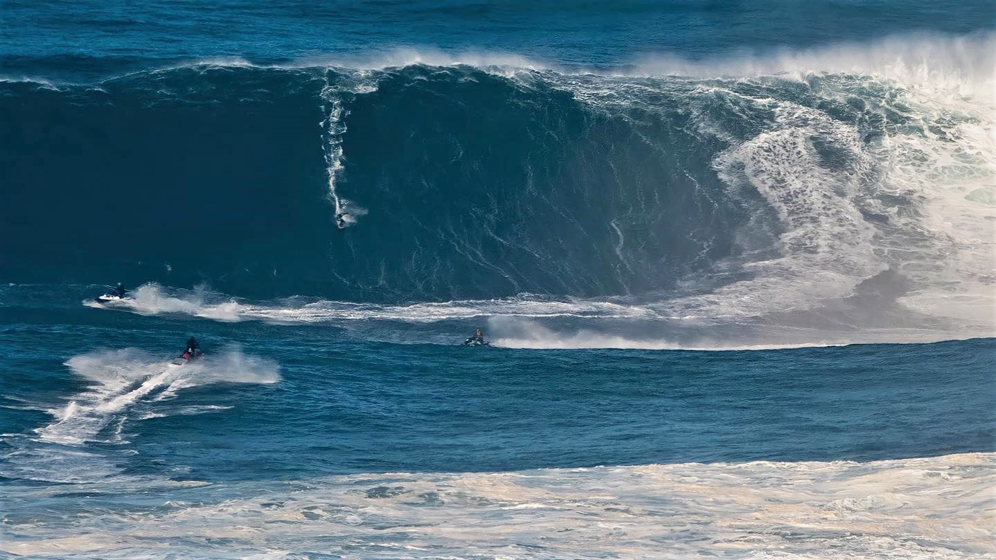 Une vague de plus de 30 mètres surfée à Nazaré ? - Surf Session