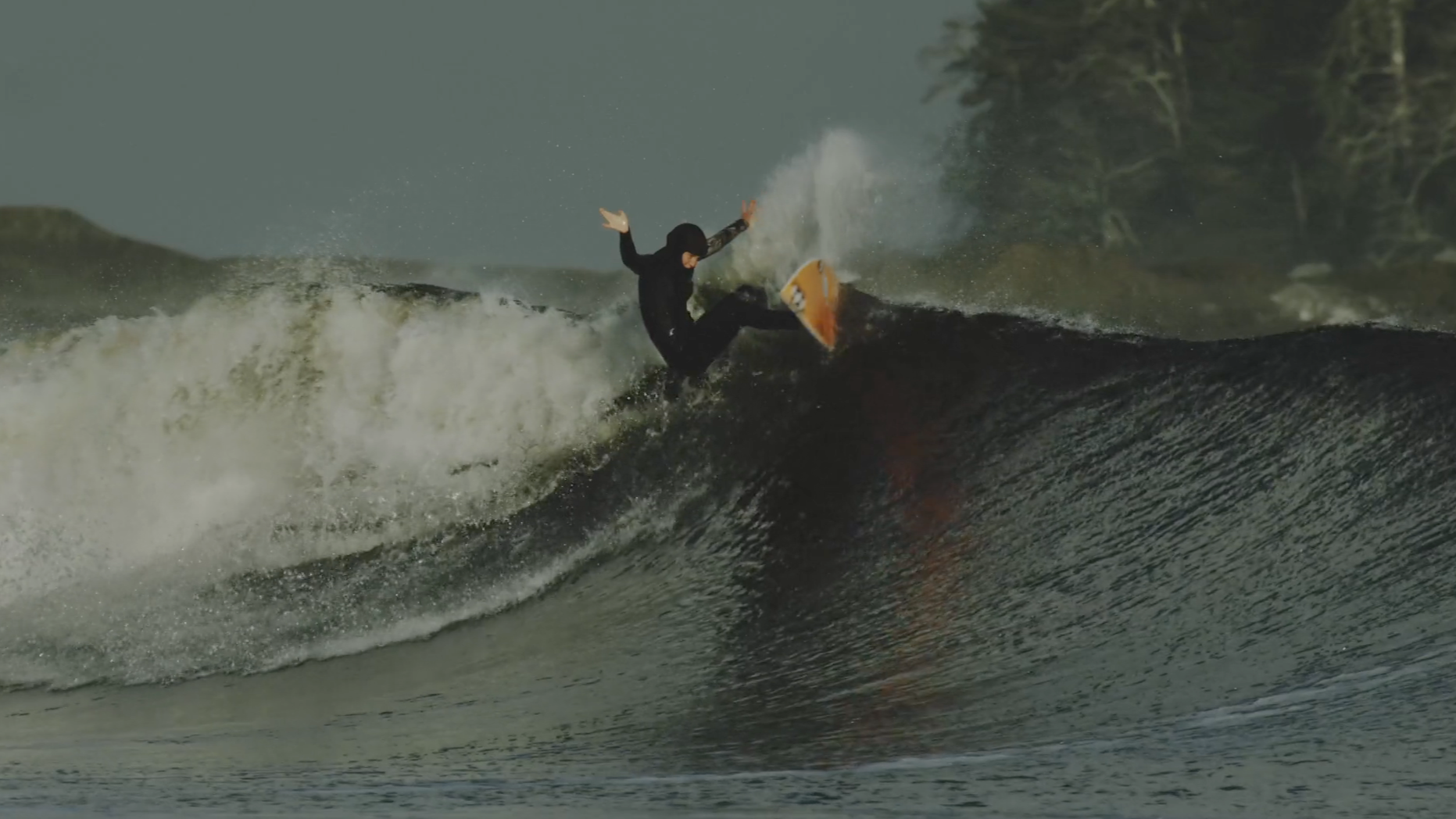 Sanoa Olin ou l'avenir du surf féminin canadien - Surf Session
