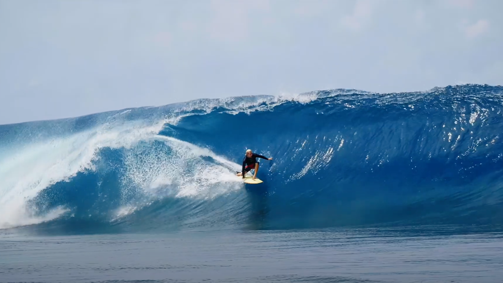 Un Teahupo'o en bonne compagnie pour Charly Martin - Surf Session