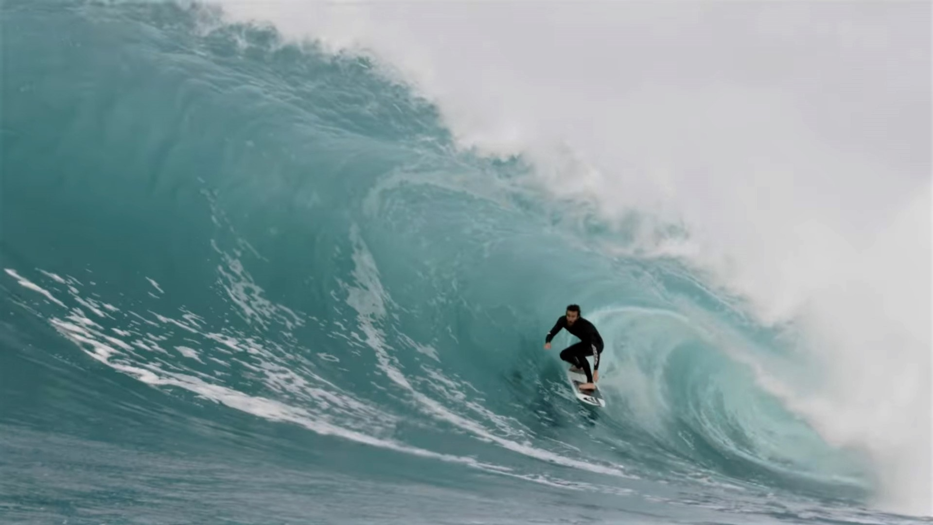 Mikey Wright annonce son come-back en vidéo - Surf Session