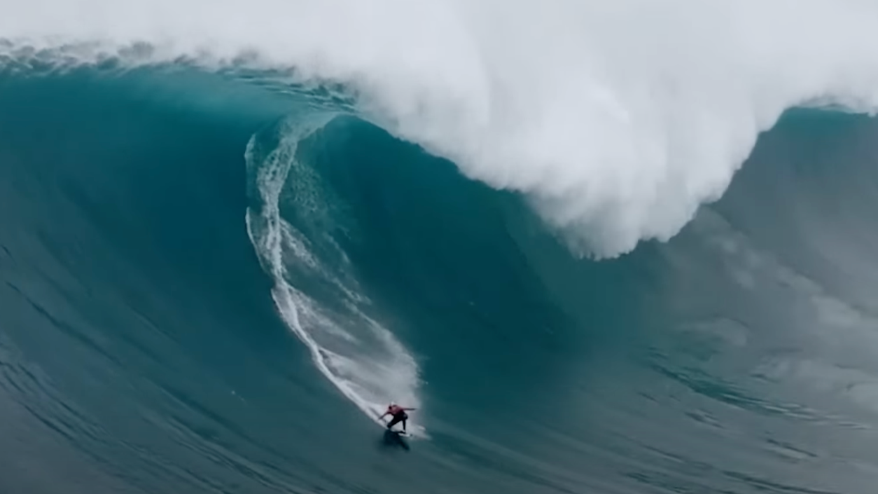 Revivez en vidéo les vagues de Justine Dupont à Cortes Bank - Surf Session