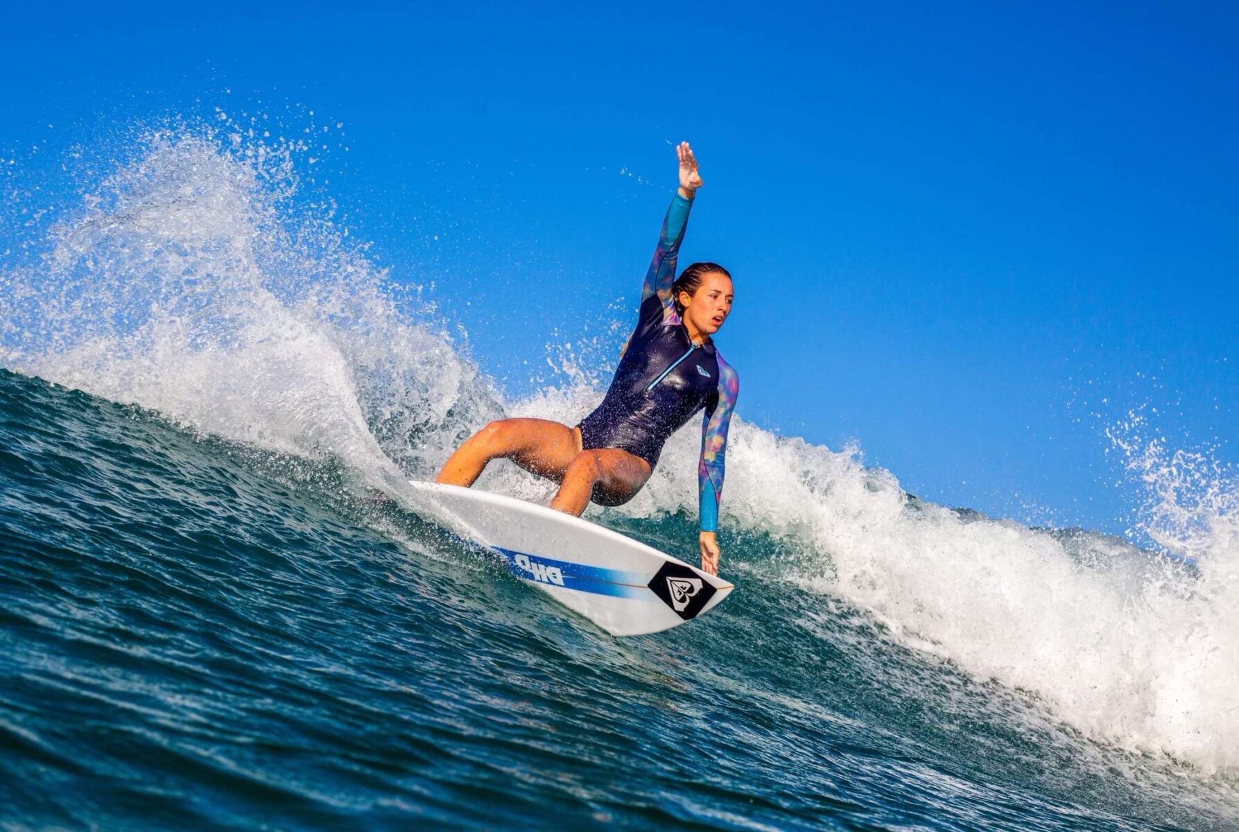 Zoé Jaeckin, 17 ans, entre carrière pro et études - Surf Session