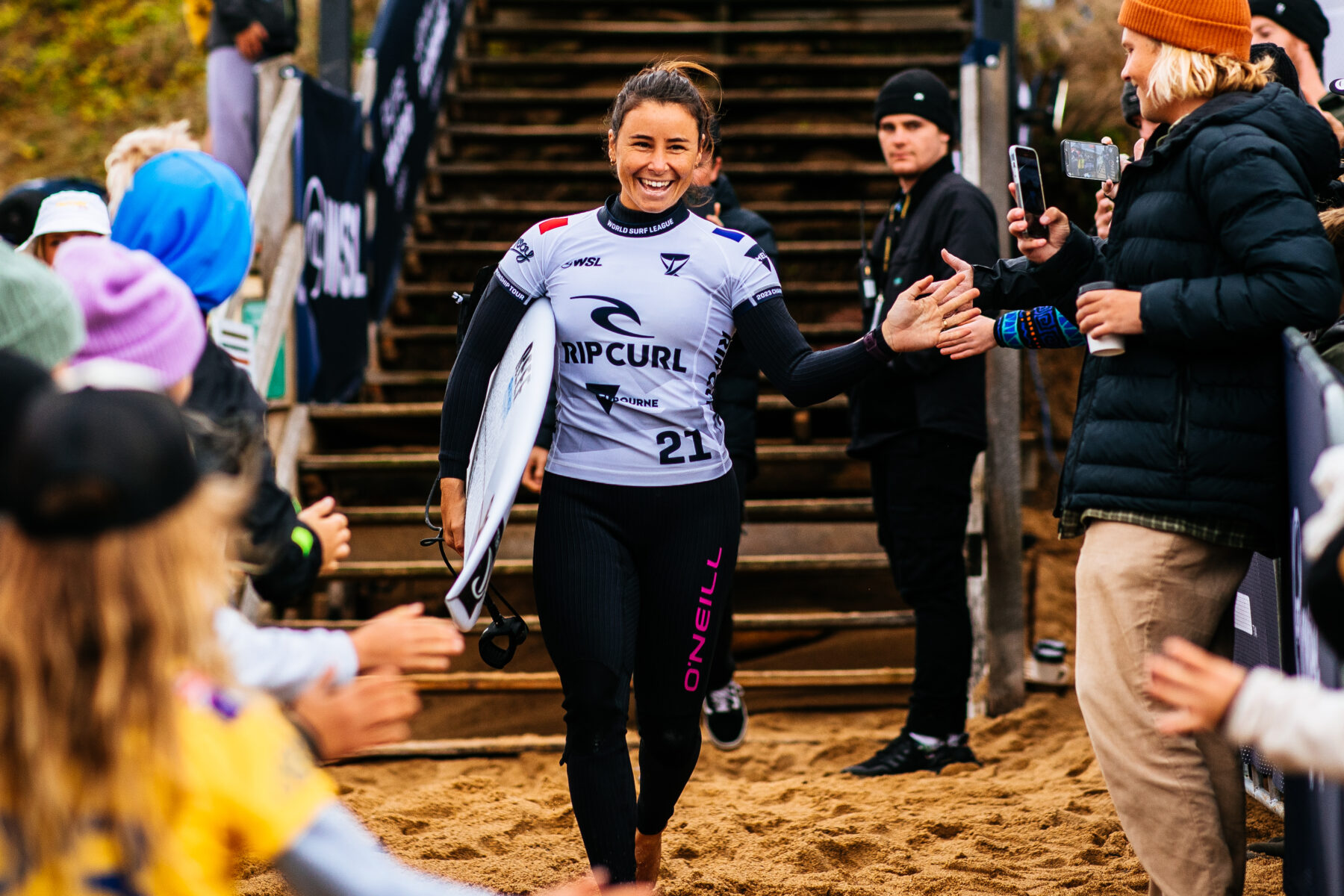 With Jojo Ep 2 : les coulisses du Pro Bells Beach avec Johanne Defay ...