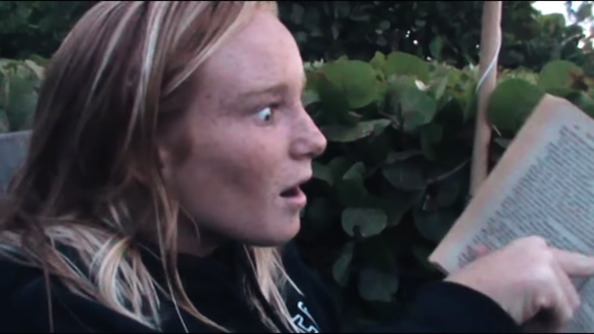 L'hiver hawaiien de Caitlin Simmers - Surf Session