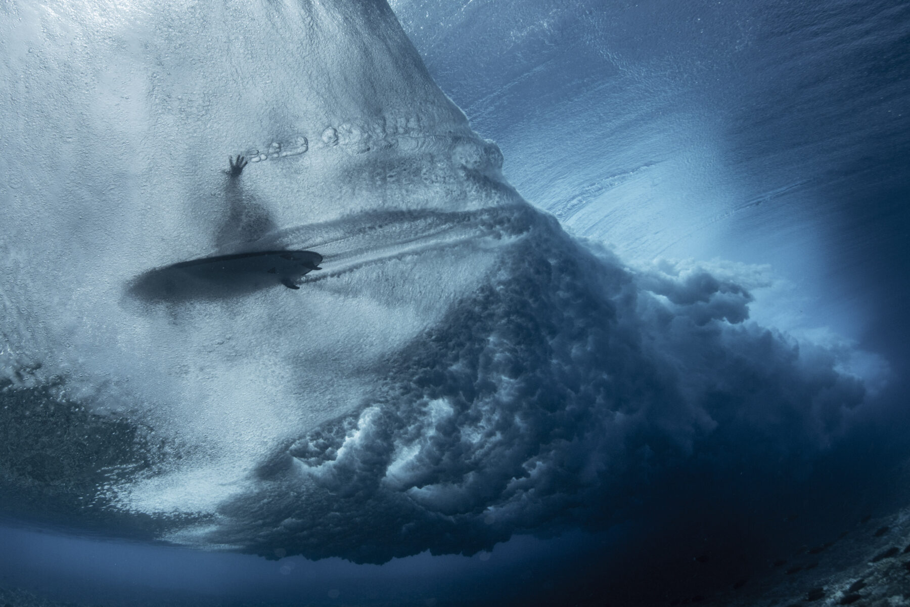 Entretien avec le photographe Tim McKenna, expert à Teahupo'o - Surf Session Magazine