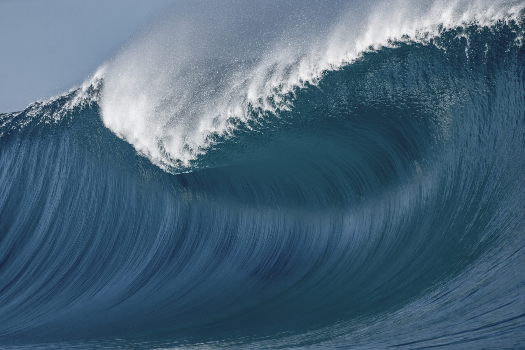 Entretien avec le photographe Tim McKenna, expert à Teahupo'o - Surf ...