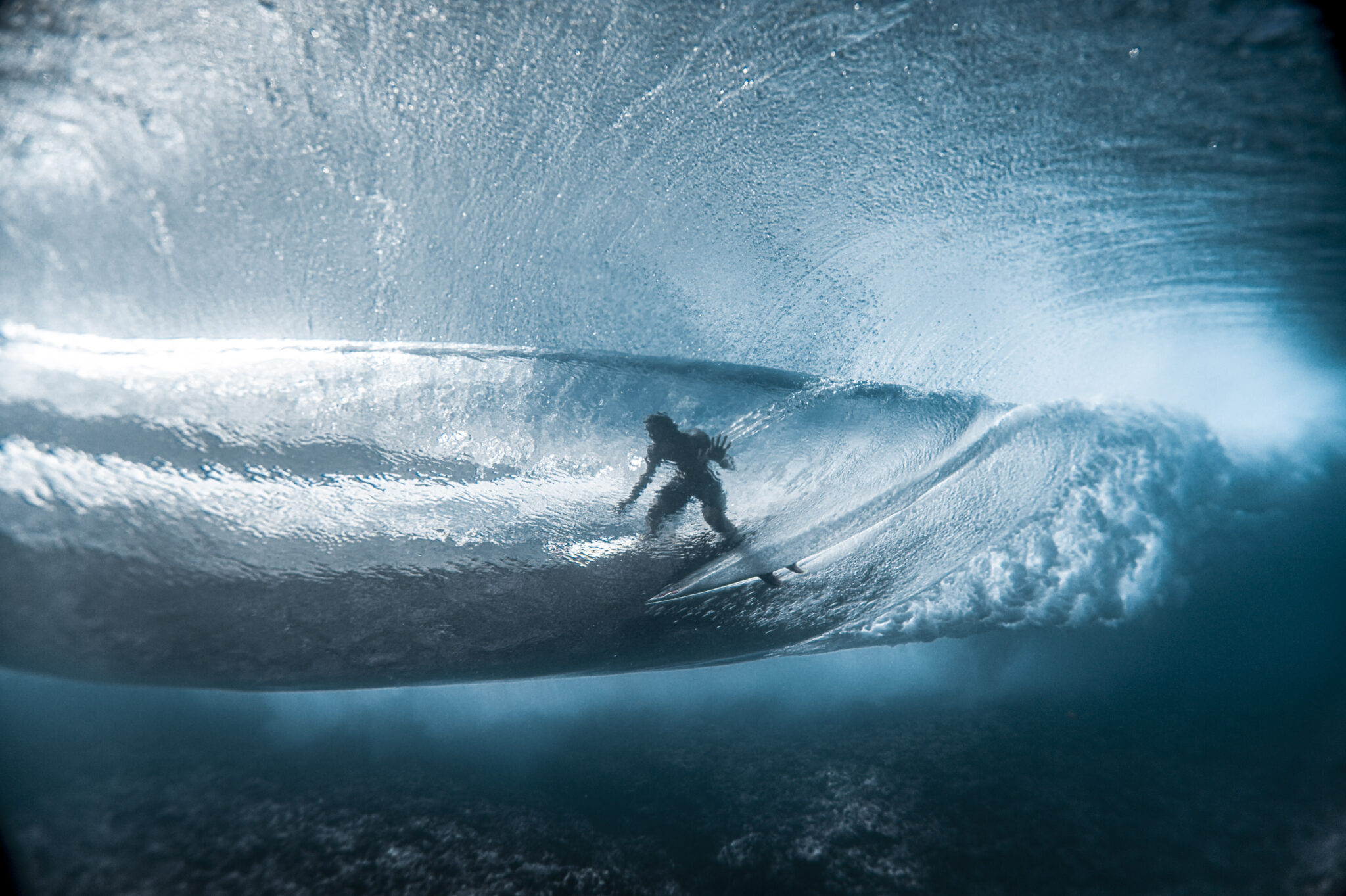 Entretien avec le photographe Tim McKenna, expert à Teahupo'o - Surf ...