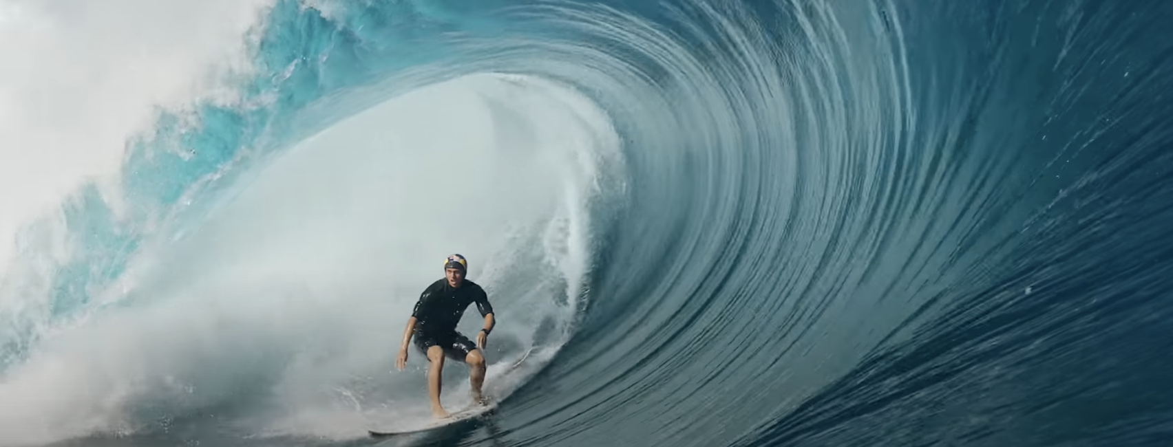 Visions à Teahupo'o : images magiques des houles de ces derniers jours ...