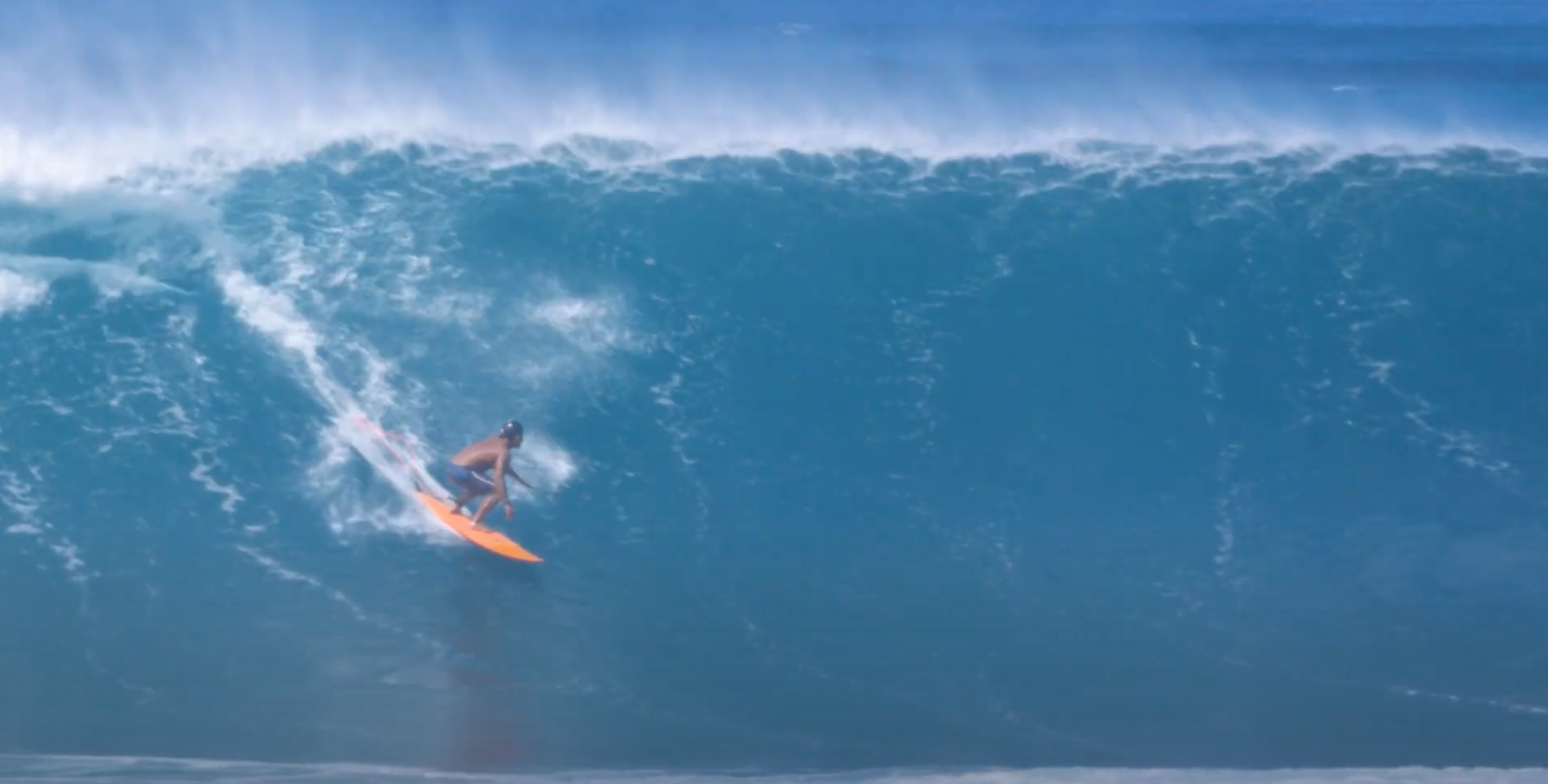 Certains des meilleurs moments de Tamayo Perry, maître à Pipeline ...