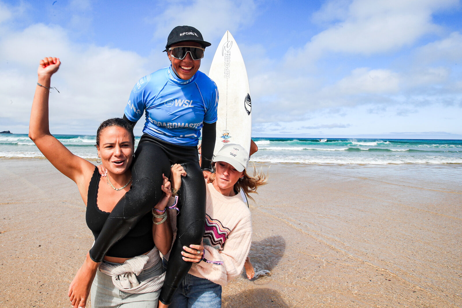 Tya Zebrowski, prodige du surf, sacrée championne d’Europe WSL QS 2024/ ...