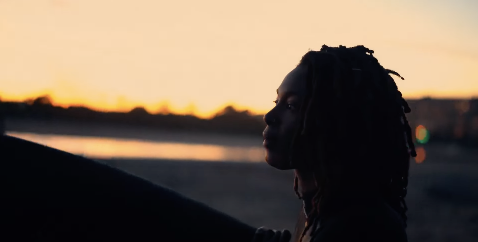 Wade into the Water : la culture aquatique et du surf chez les ...