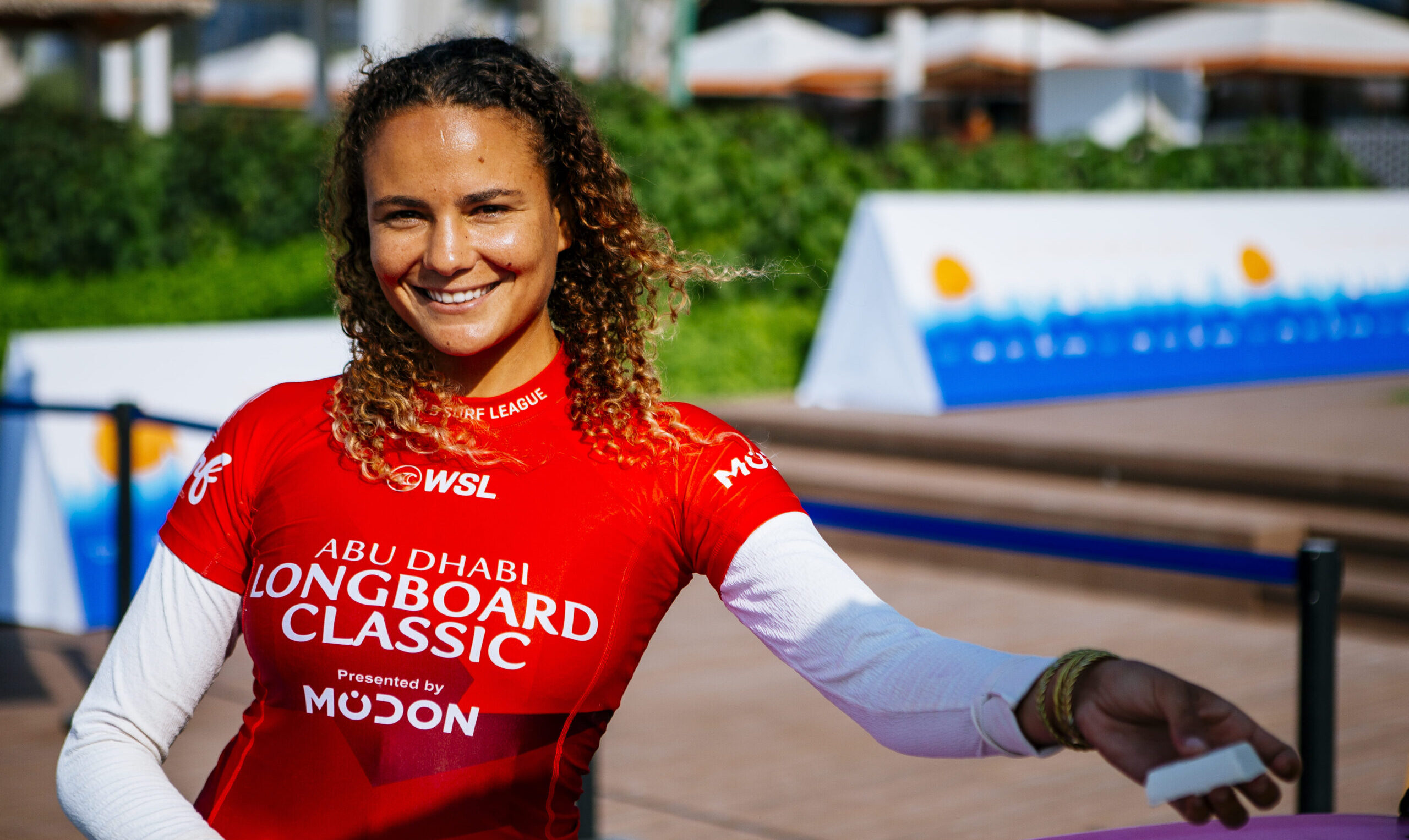 La longboardeuse Alice Le Moigne rejoint le team SIC Maui ! - Surf Session