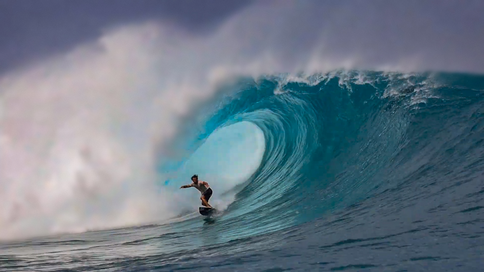 Une masterclass de tube riding signée Barron Mamiya - Surf Session
