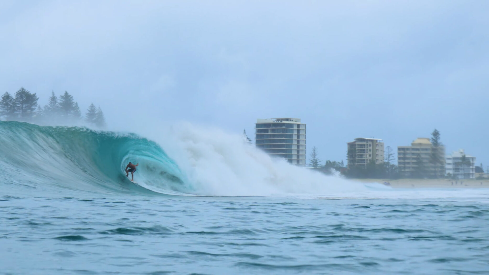 Les tubes insensés du Cyclone Alfred à Kirra - Surf Session