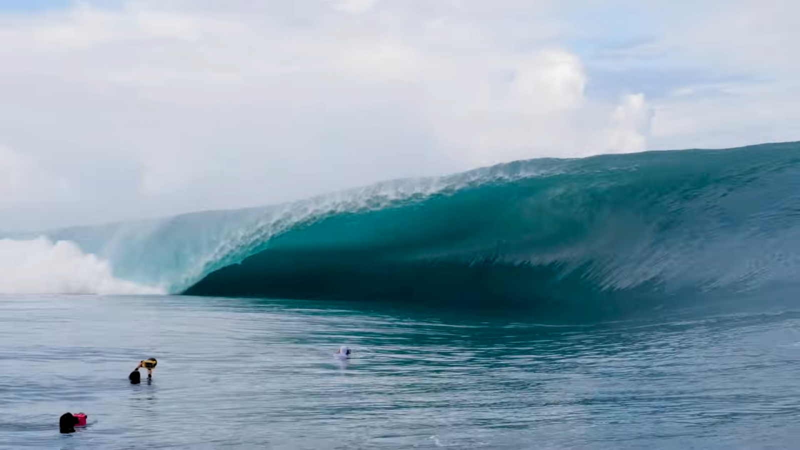 Eimeo Czemak héros d'un Teahupo'o taille XL - Surf Session