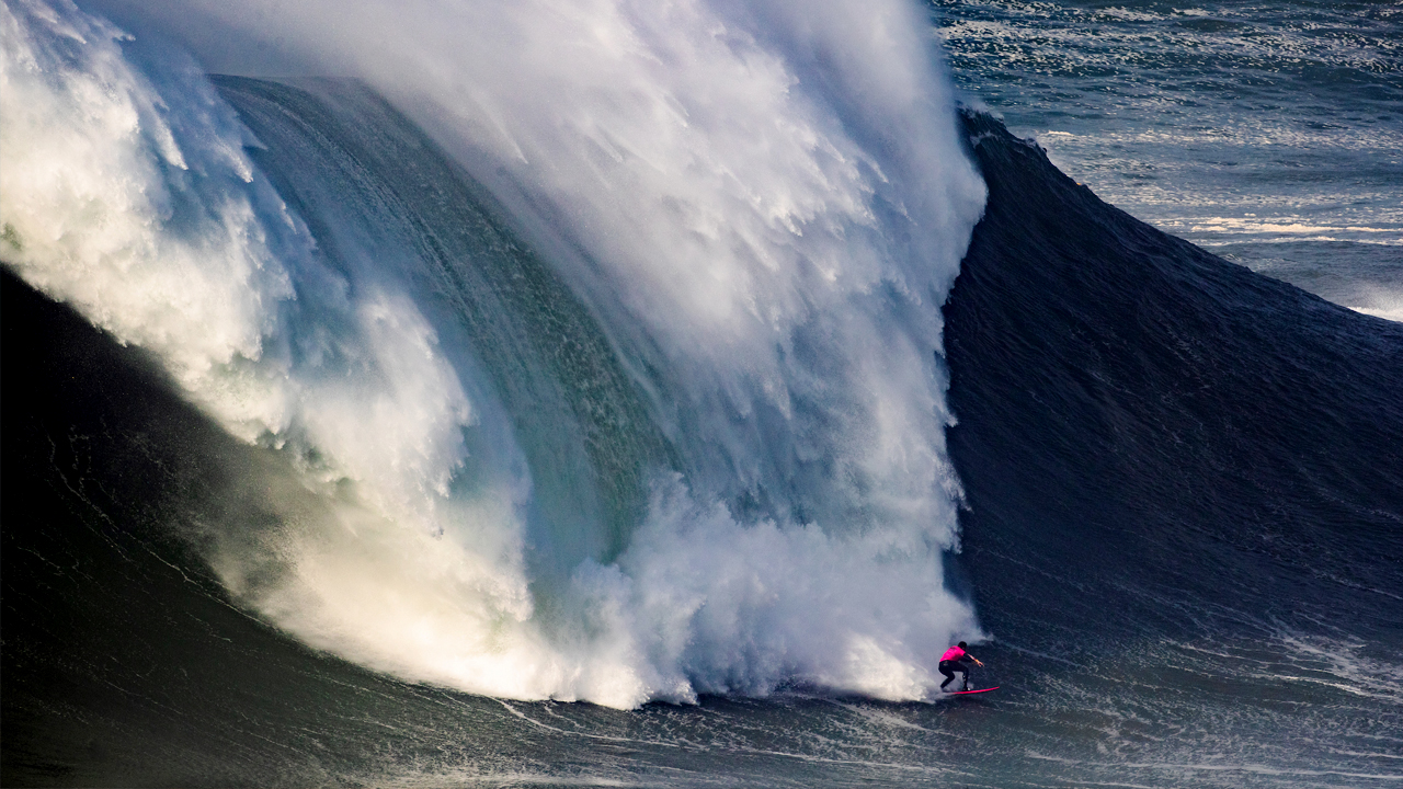 Les géants de Nazaré - Surf Session